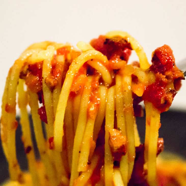 Resepti: Pasta amatrciana - Helpot ohjeet & valmis kauppalista